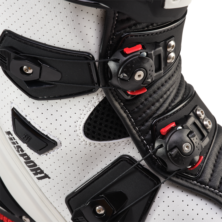 XR1 Perforated - Fusport Boots